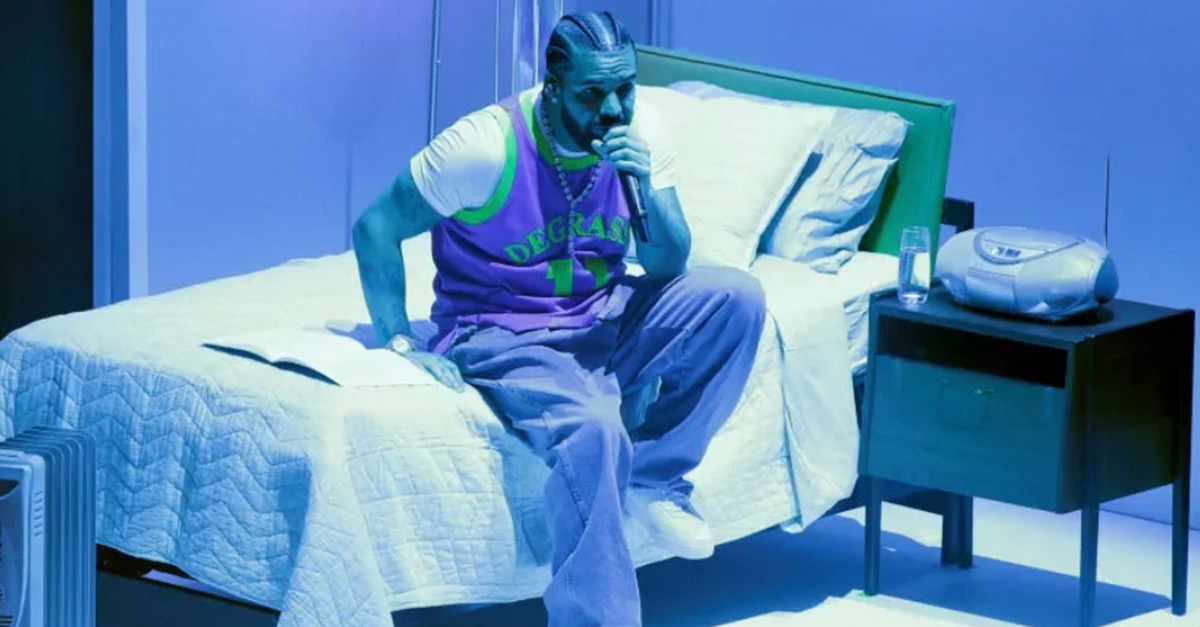 Drake Had To Pause His Show After A Fan Falls From The 2nd-Floor ...