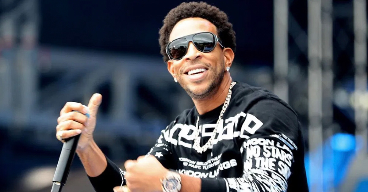 Ludacris Performs In Oversized Air Force 1s, Channeling Iconic Music ...