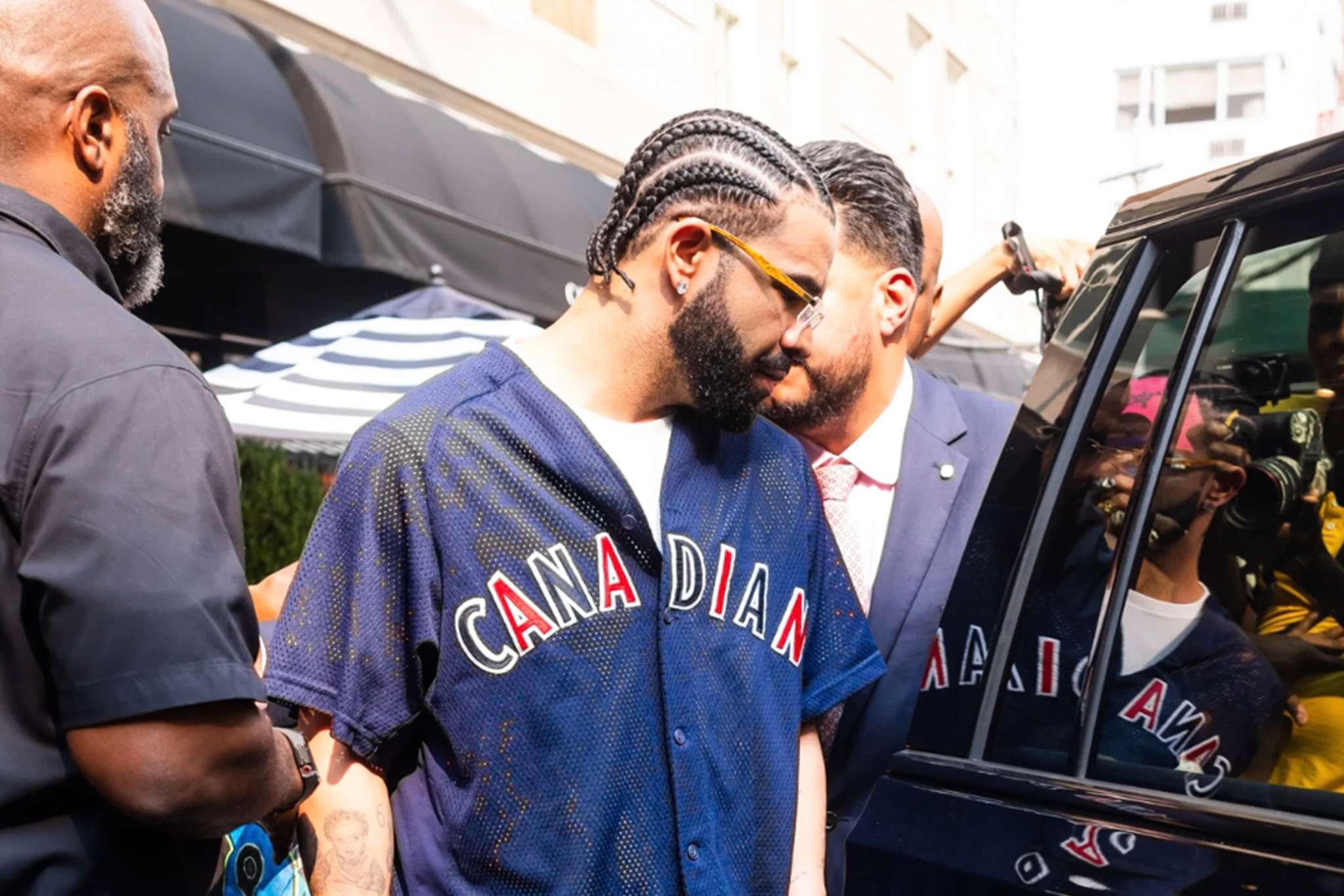 Drake's Excited Superfan Gets Tackled By His Security ...