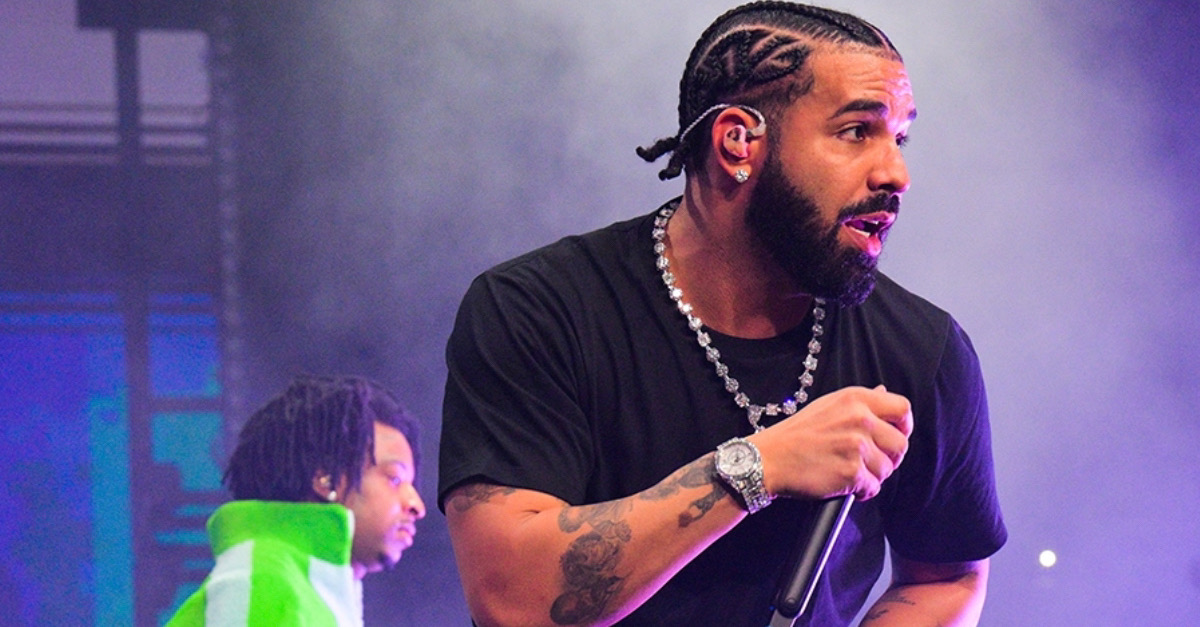 Drake Clowns A Fan For Wearing Yeezy's At His Show | iHearts143Quotes ...