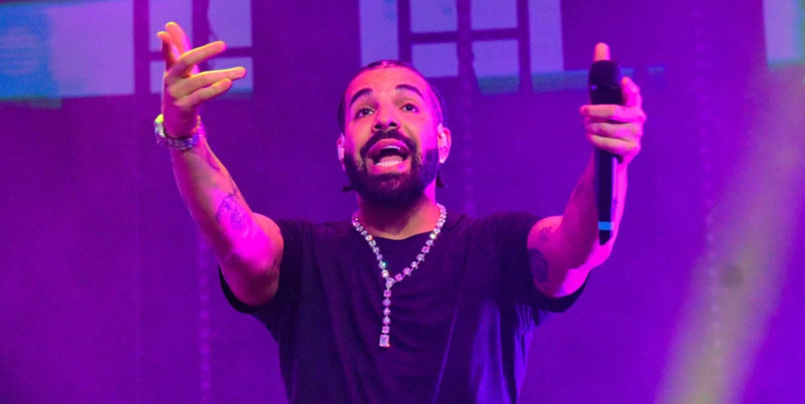 Drake Surprised the Audience by Giving Away a Luxurious Mercedes-Benz G ...