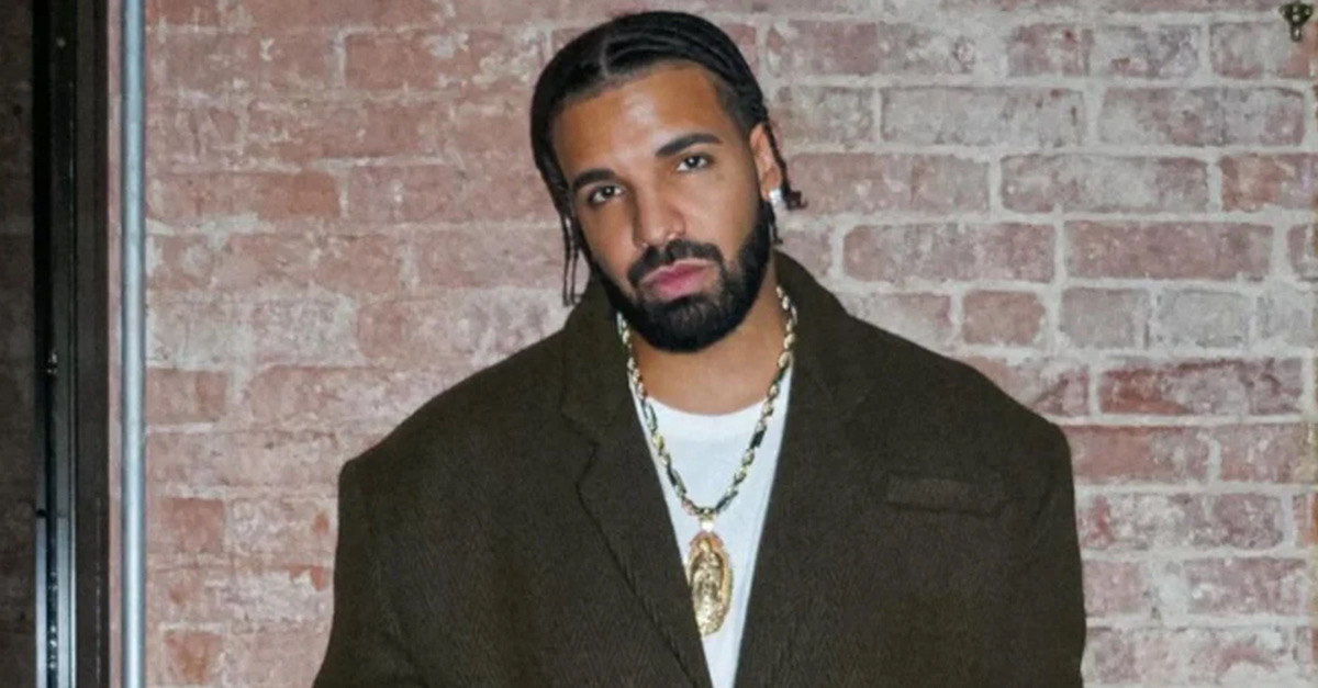 Drake Sends Powerful Message During 'Energy' Performance in New York ...